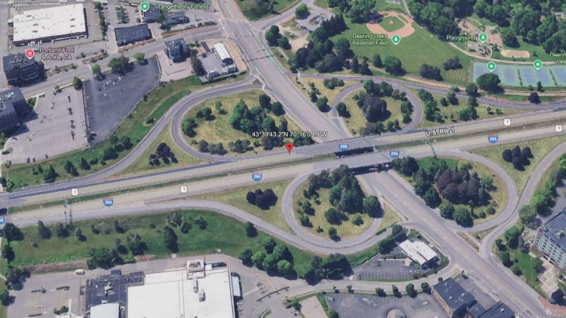 Driver hospitalized after tractor-trailer rollover on I-295 in Freeport ...