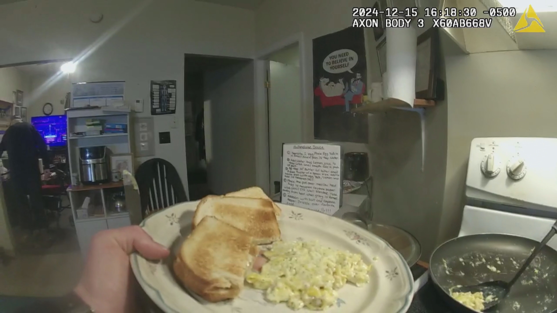 Video captures moment police officer cooks meal for senior during ...