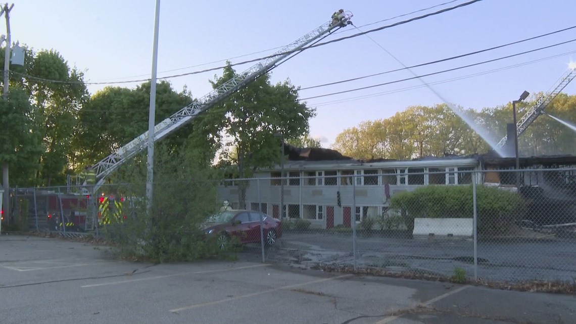 At least one person still unaccounted for in Kittery hotel fire ...