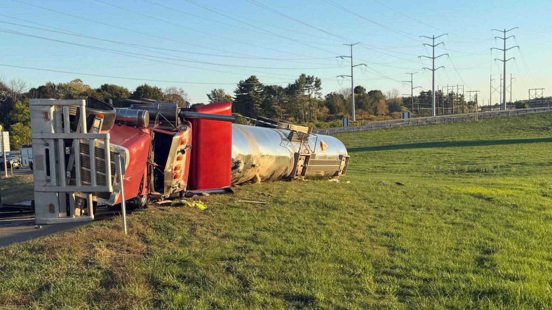 Maine man injured in tanker truck rollover on I-95 ramp in Portsmouth, NH | newscentermaine.com