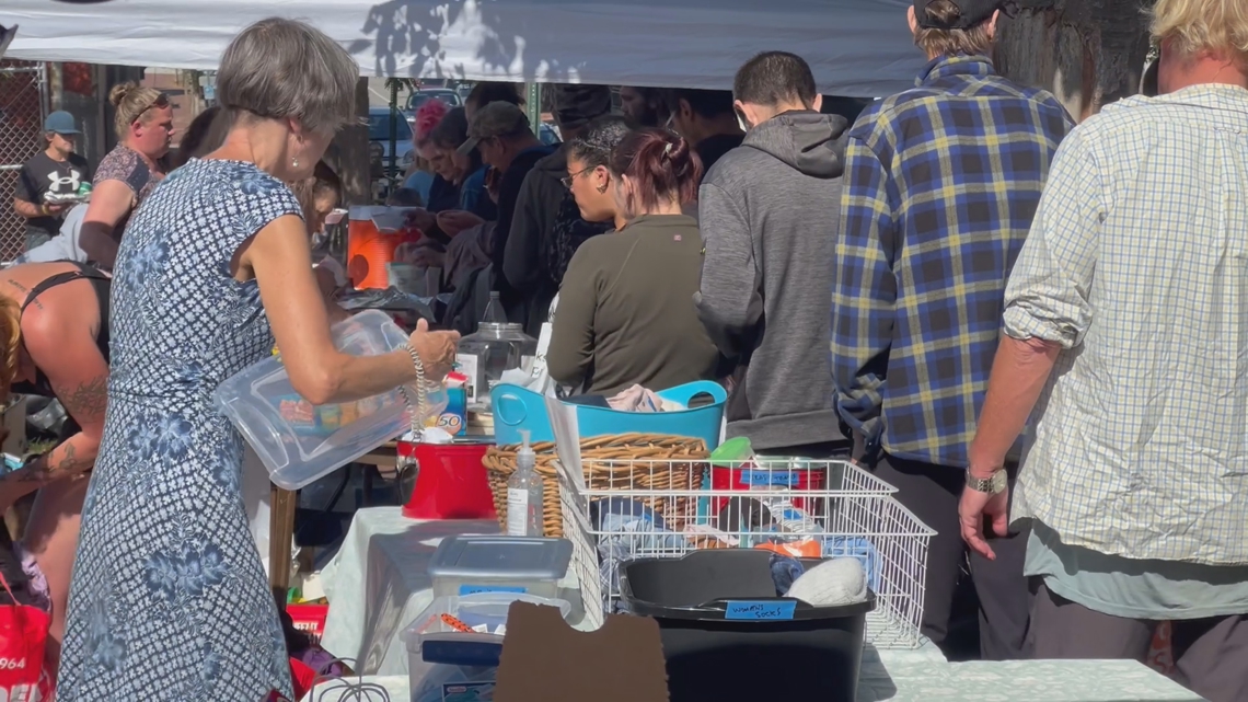 Volunteers hold outreach event for unhoused community in Portland ...