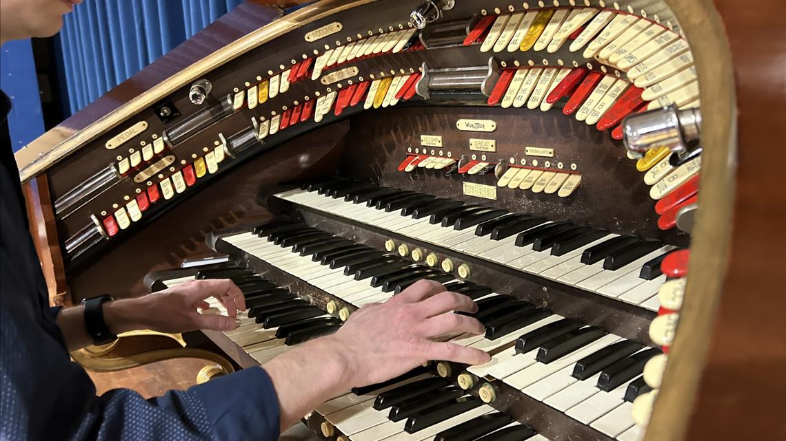 A 100-year-old relic: Old Orchard Beach’s theatre organ brings holiday ...