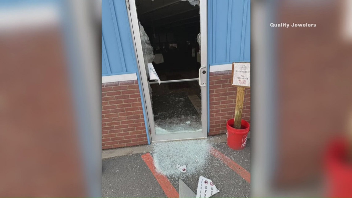Underwear-clad man goes on an alleged window-breaking spree in downtown ...