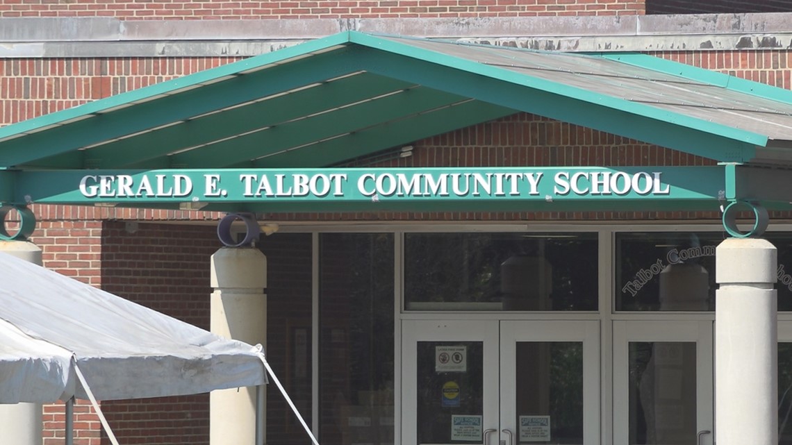 Mold found in sixteen classrooms delays start of Portland school ...