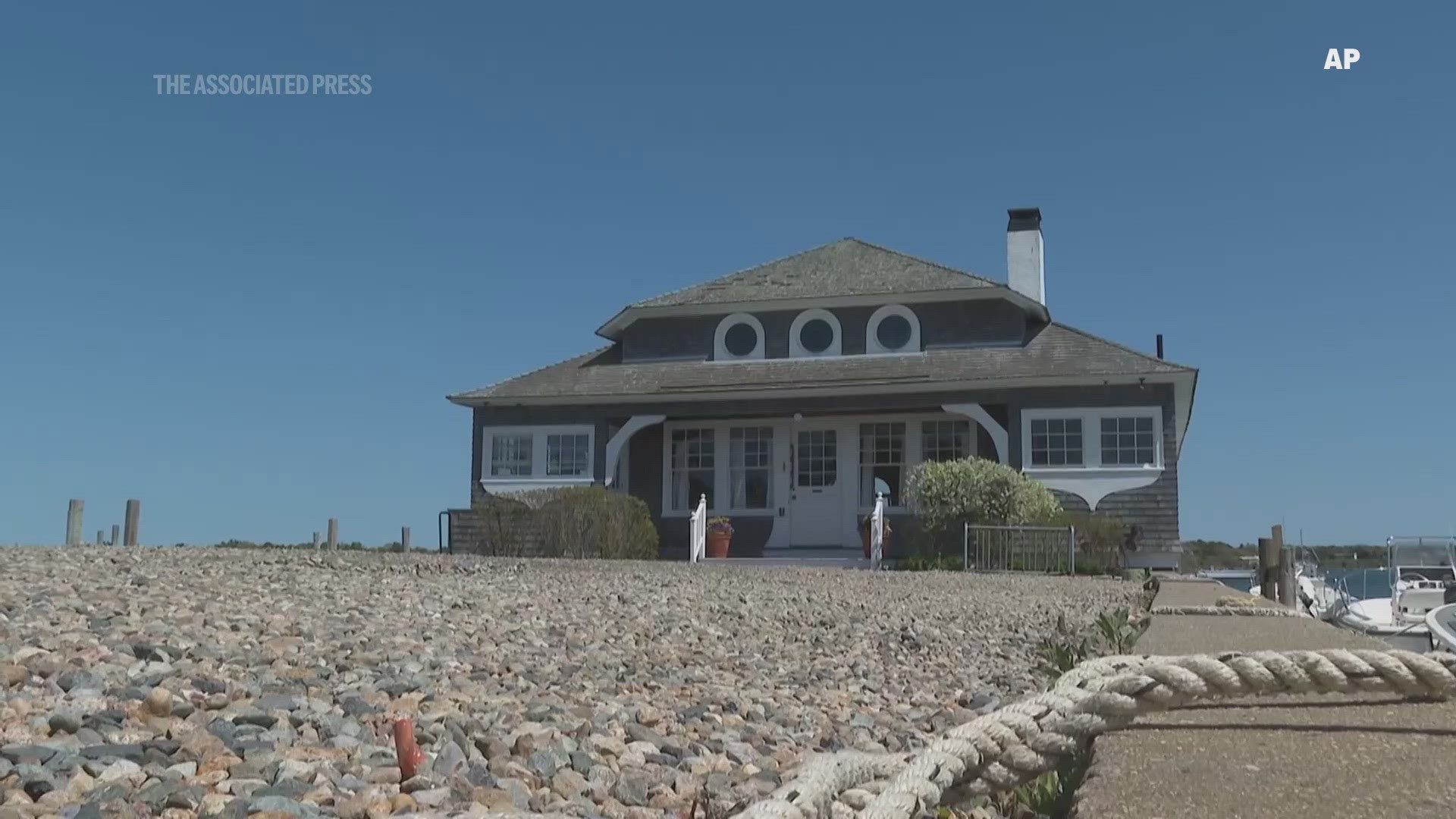 'Jaws' anniversary prompts swimmer to attempt swim around Martha's ...