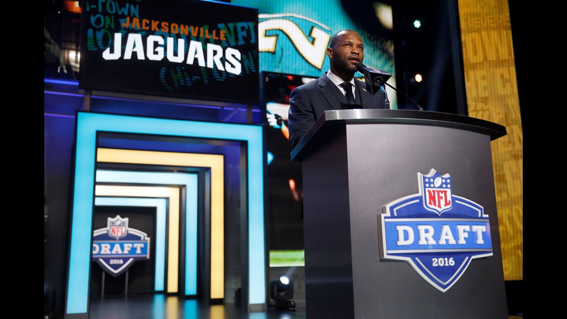 Jaguars trade up to draft UCLA standout Jack in 2nd round ...