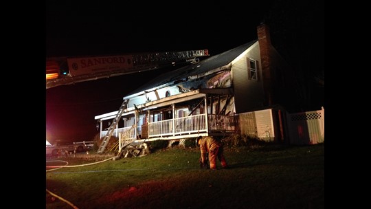 Crews contain 2-alarm fire in Springvale | newscentermaine.com