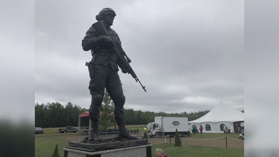 Medal of Honor recipient Gary Gordon gets statue in hometown ...