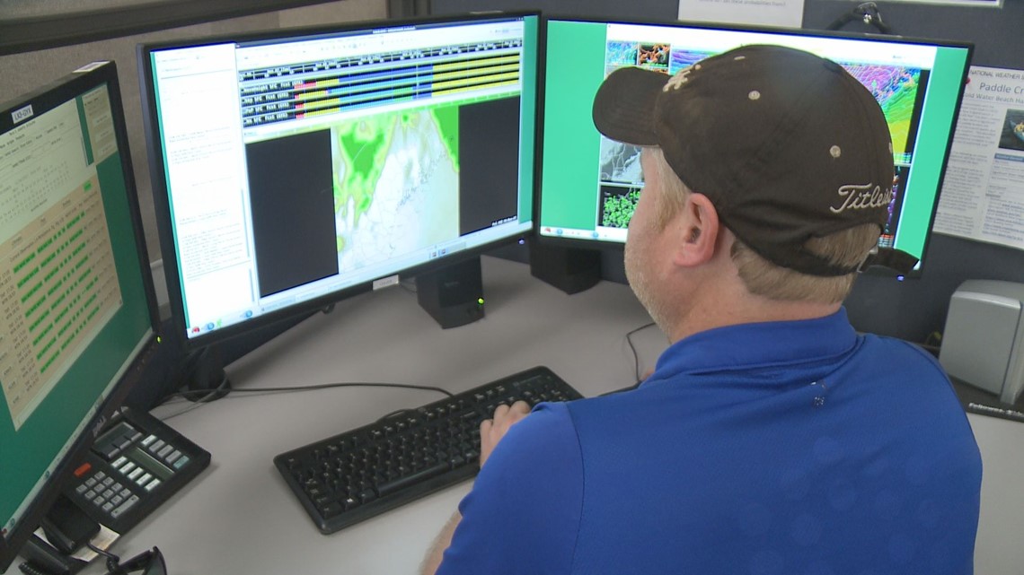 National Weather Service workers not getting paid, but still ...
