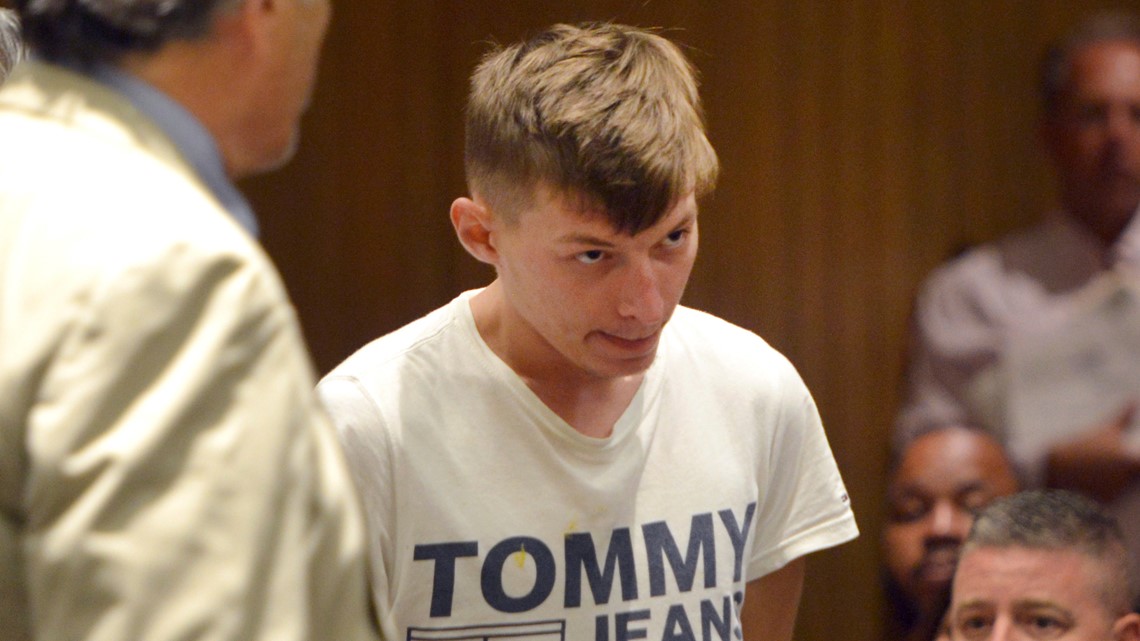 Driver in New Hampshire motorcycle crash that killed 7, indicted ...