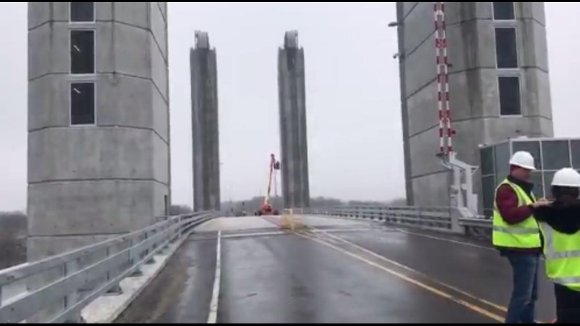 Newly rebuilt bridge between Maine and New Hampshire opens ...
