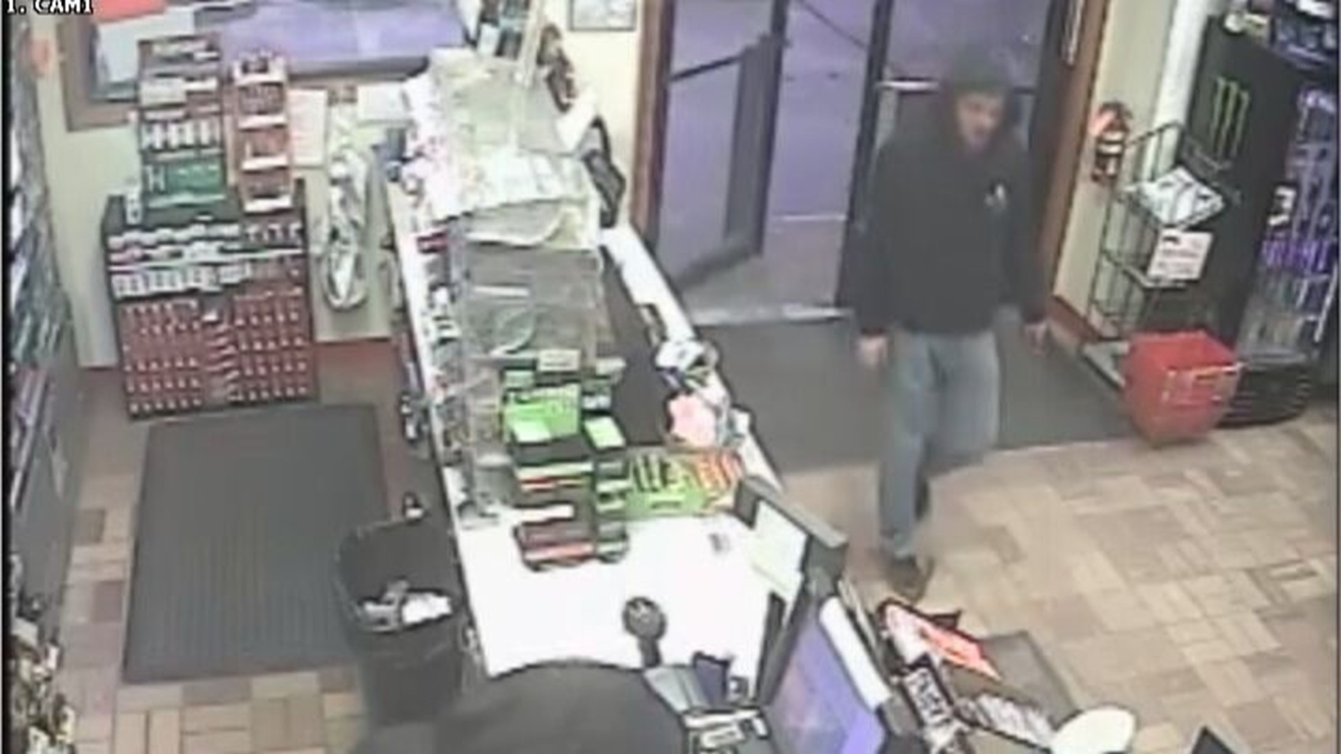 Police look to ID suspect in Lewiston convenience store robbery ...