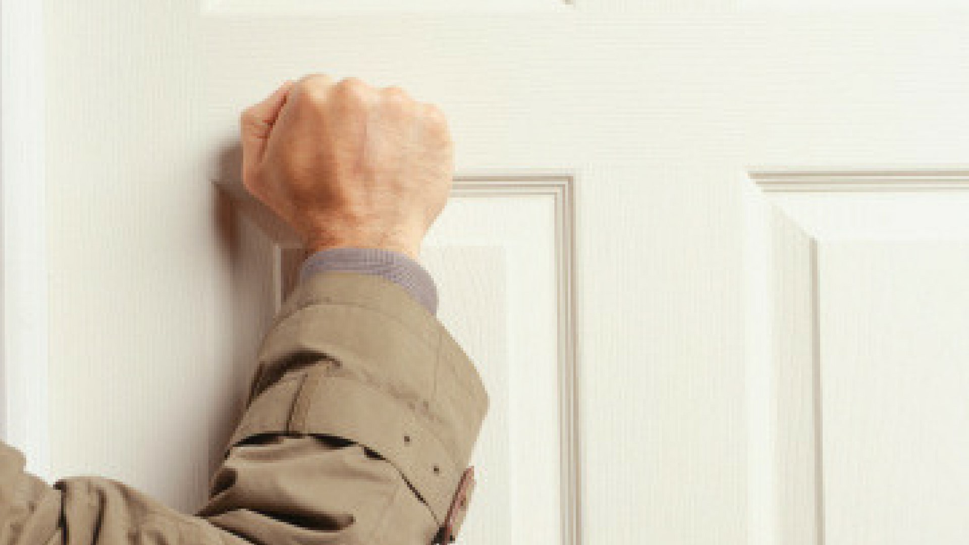 Man going door-to-door in Hancock Co. worries residents, police say he ...