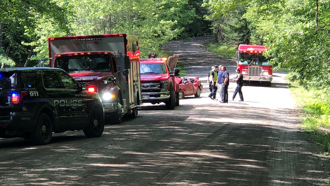 Crews rescue 3 trapped inside car on the Stillwater River ...