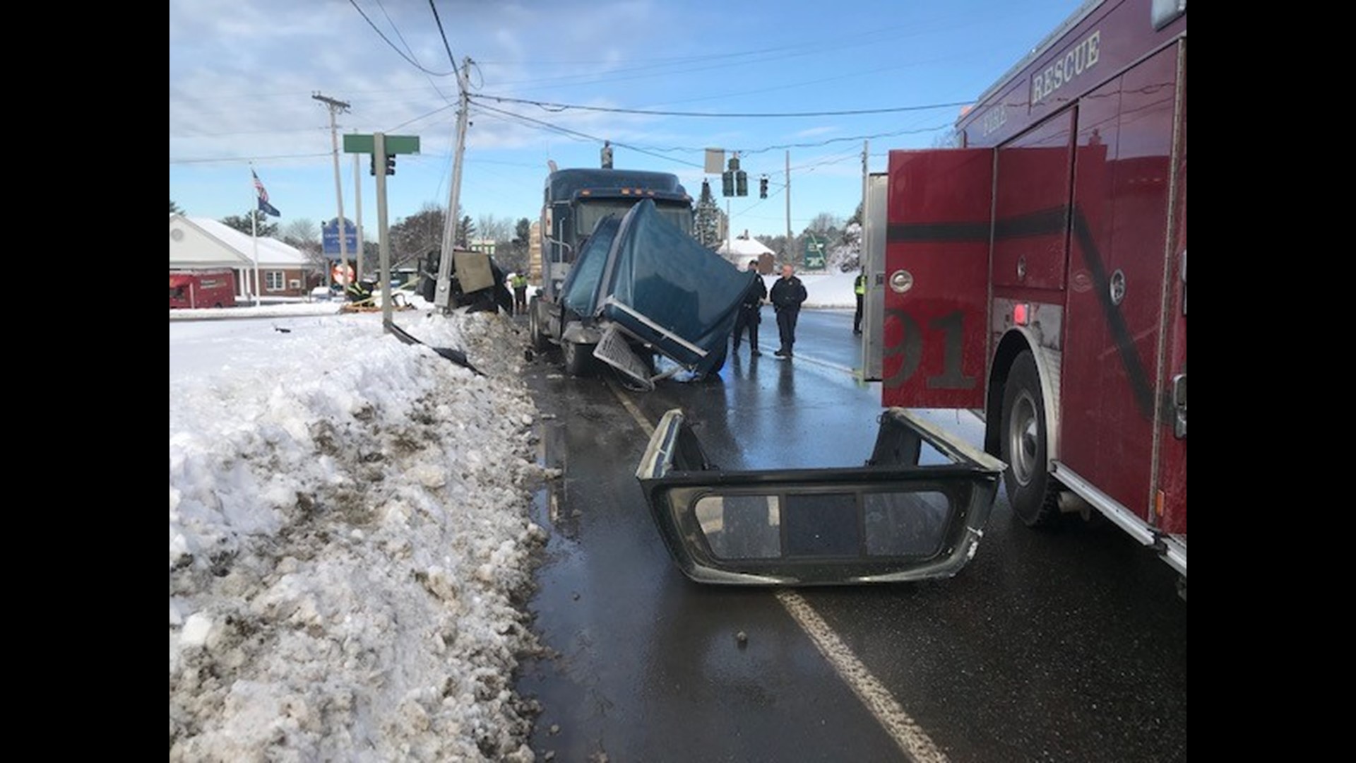 East Holden crash near intersection causes road closures ...