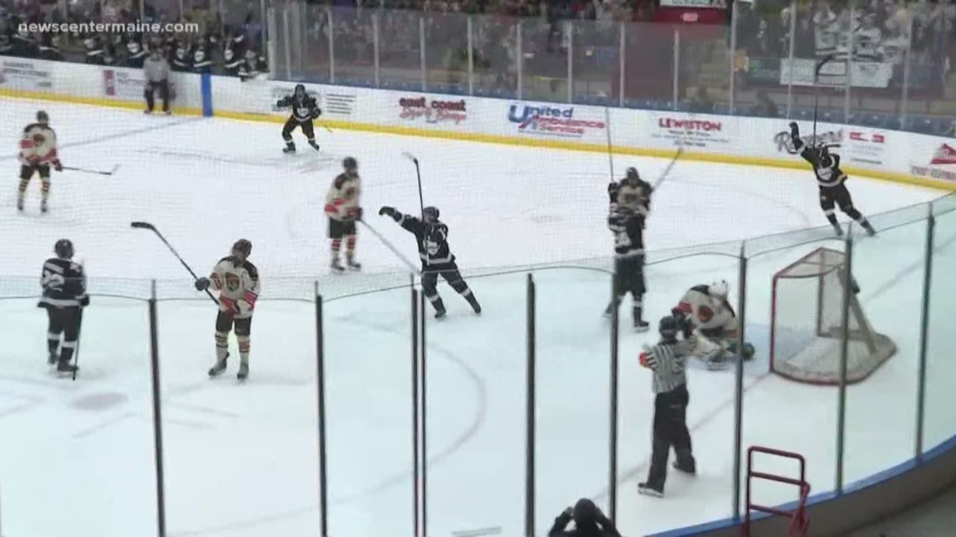 Class A boys high school hockey state championship game ...