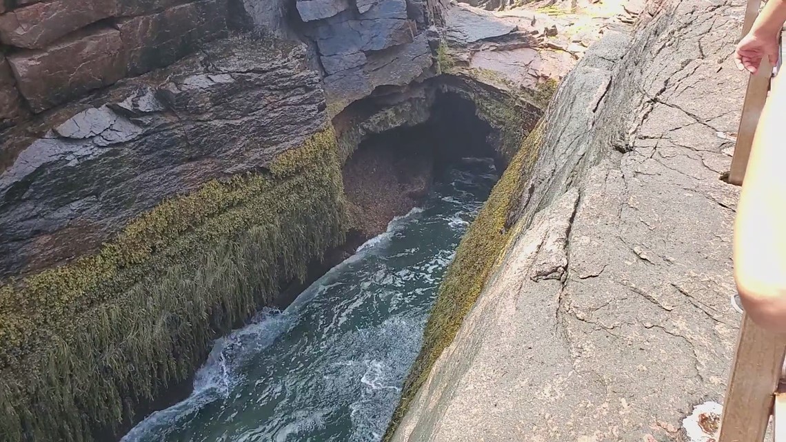 Thunder Hole at Acadia National Park | newscentermaine.com