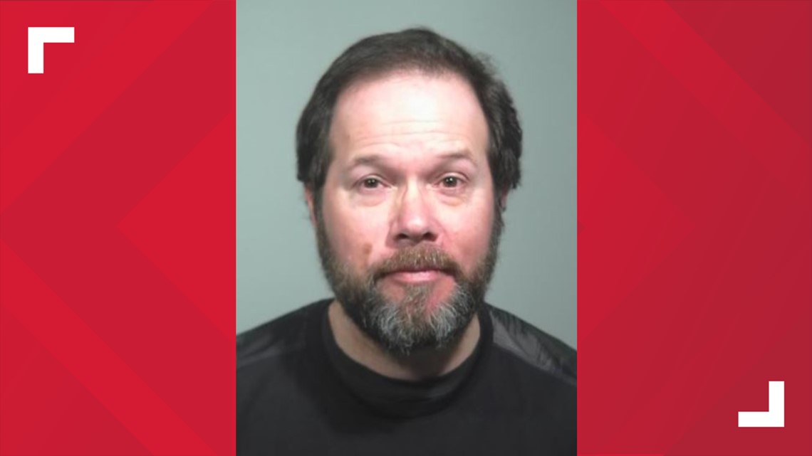 Maine man arrested trying to bring loaded guns into court ...