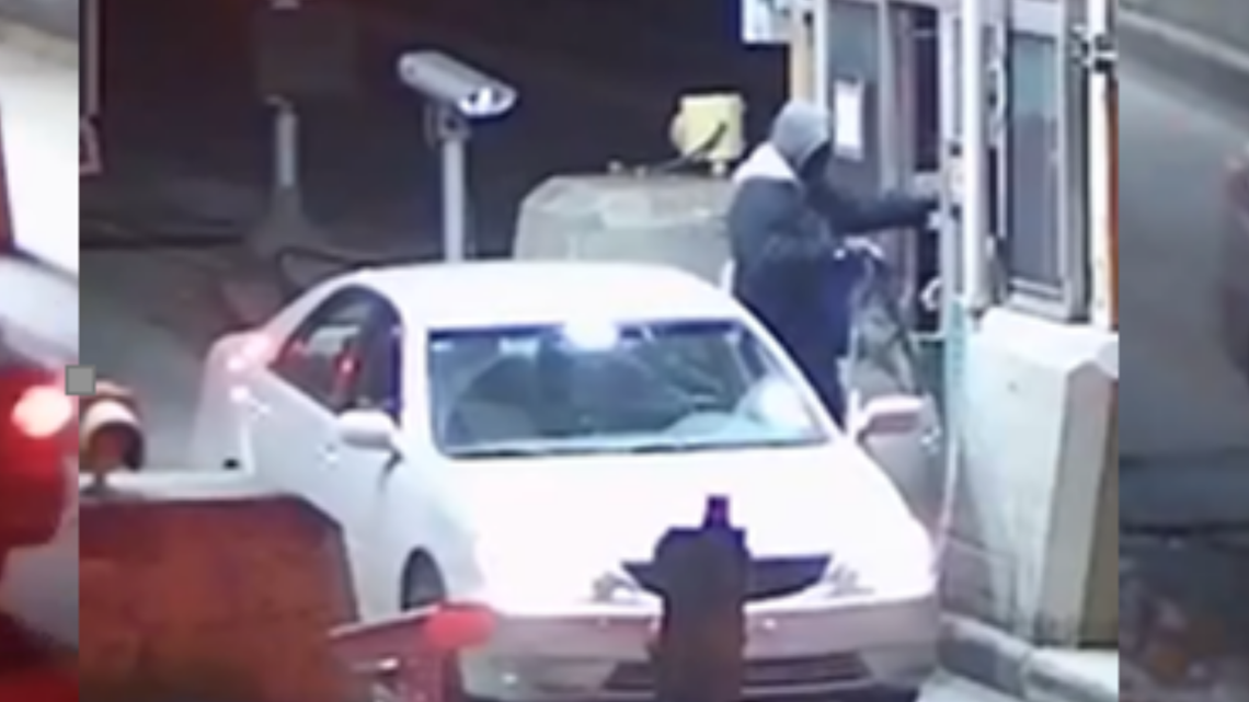 Man robs N.H. toll booth at knifepoint, gets away with coins ...