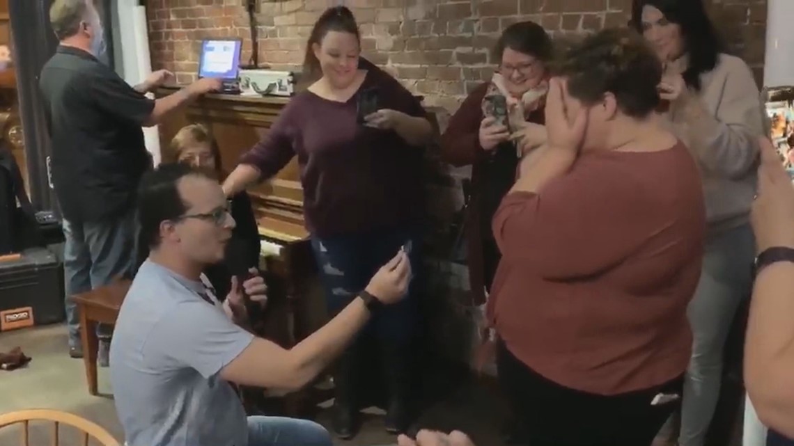 The Maine surprise karaoke proposal you didn't know you needed ...