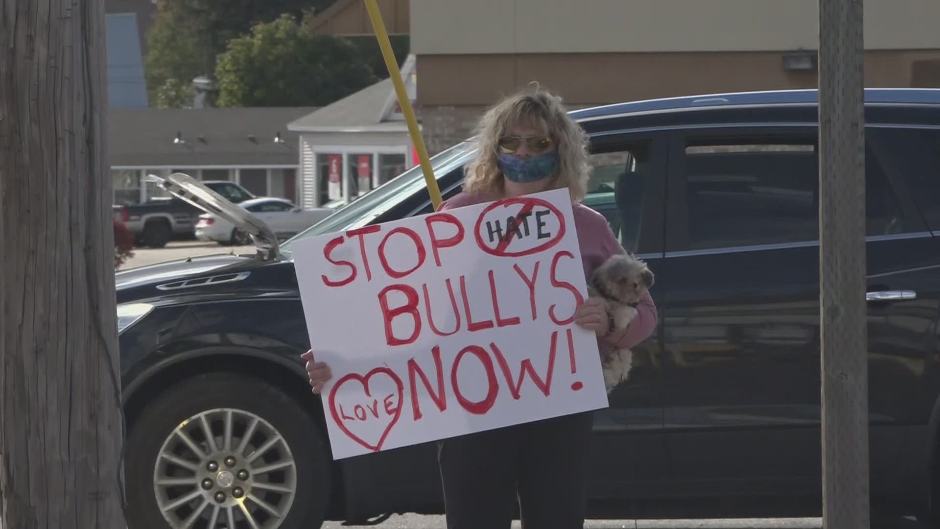 Parents, others protest student bullying in Oxford Hills region ...
