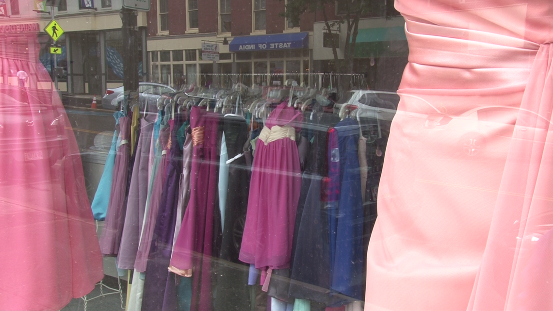 Abrupt closing of bridal shop leaves wedding parties scrambling ...