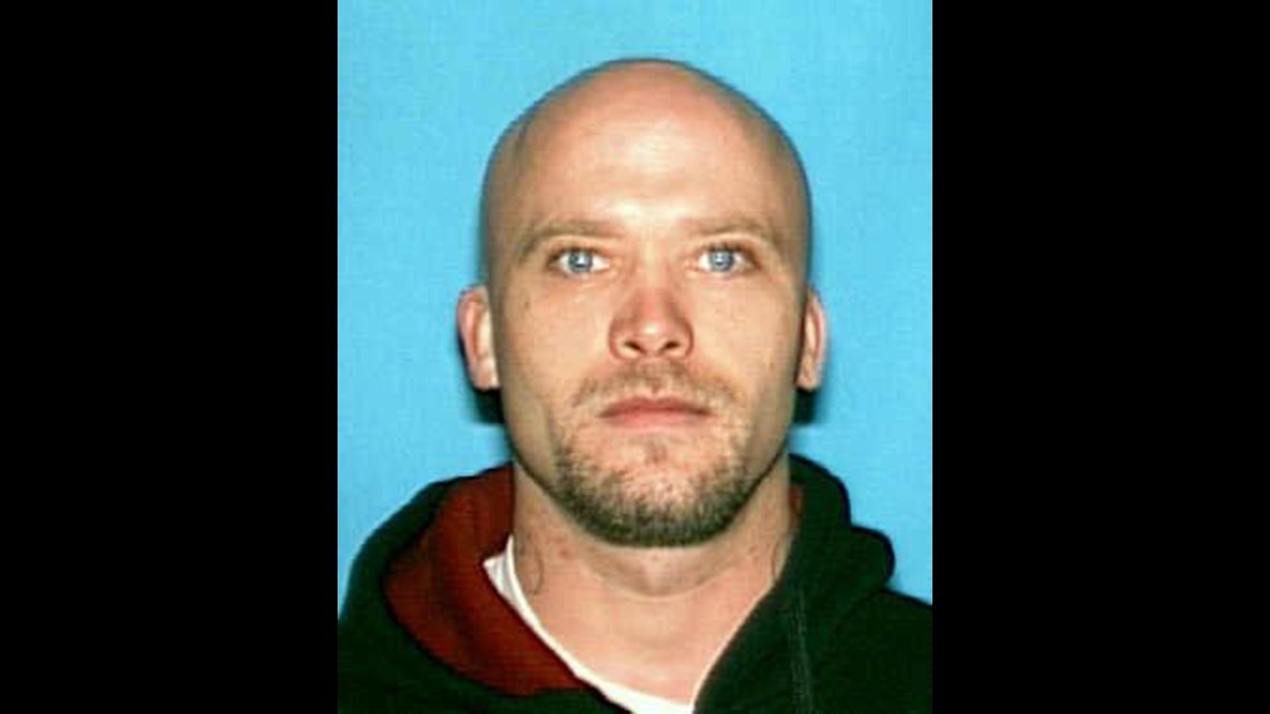 Police looking for 'armed and dangerous' Rumford man | newscentermaine.com