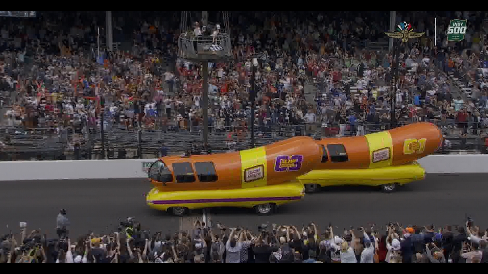 Wiener 500: Oscar Mayer Wienermobiles race at IMS | newscentermaine.com