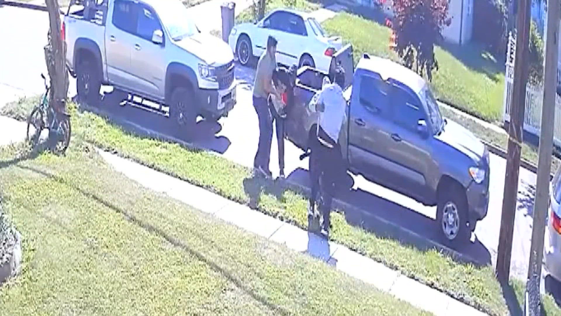 WATCH: Marine veteran disarms teen during attempted robbery ...
