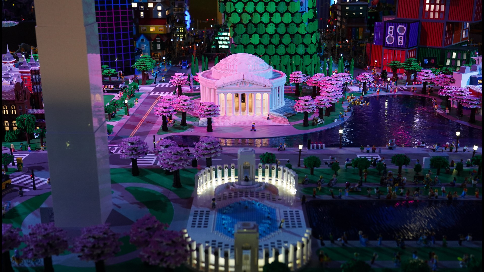 1.5 million LEGO bricks used to create Mini World of DC landmarks ...